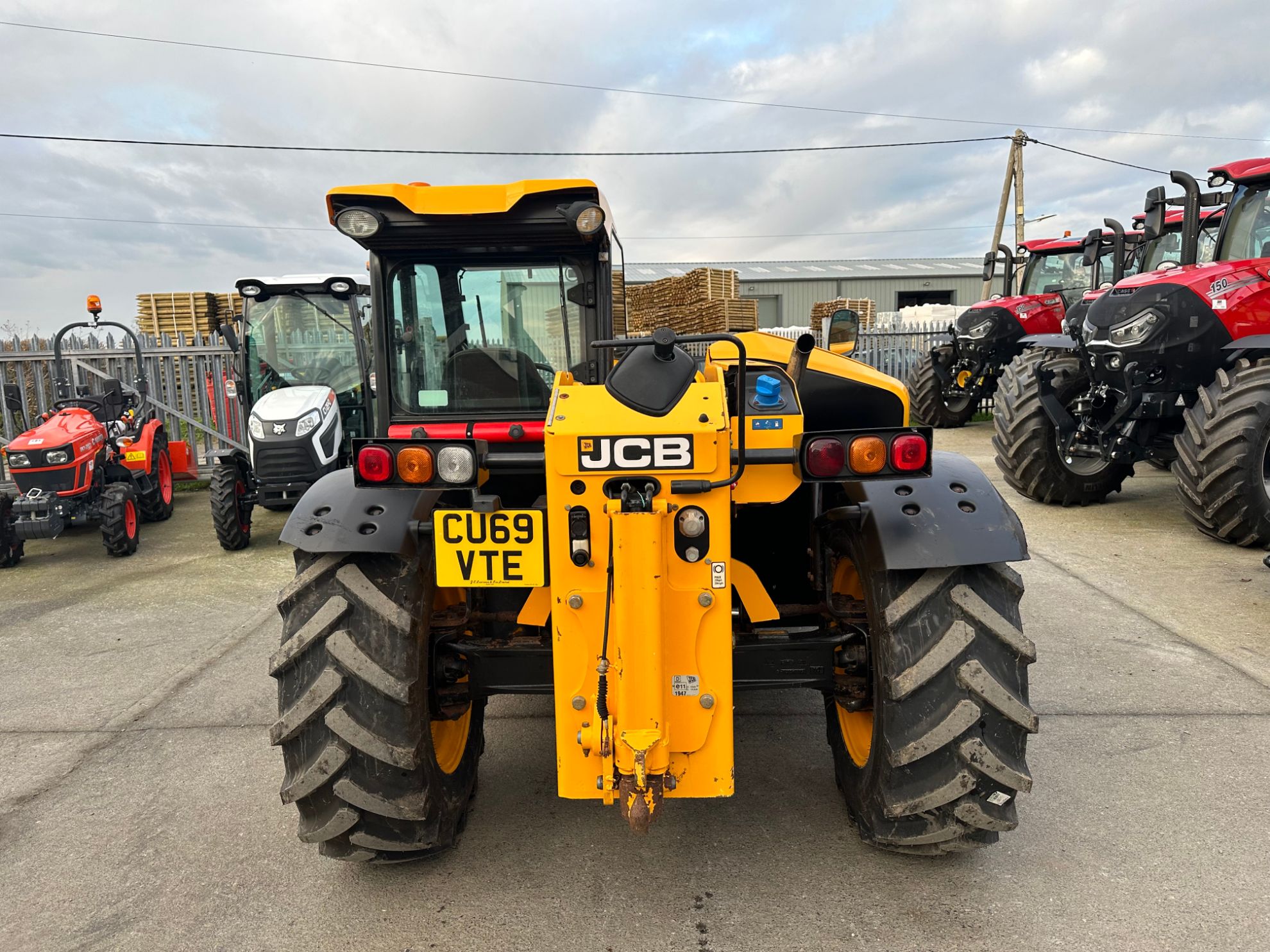JCB 527.58: New & Used Tractors Wales & UK | Excavators & Tankers