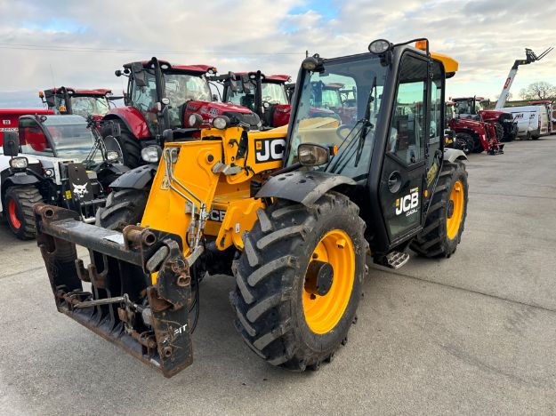 JCB 527.58: New & Used Tractors Wales & UK | Excavators & Tankers