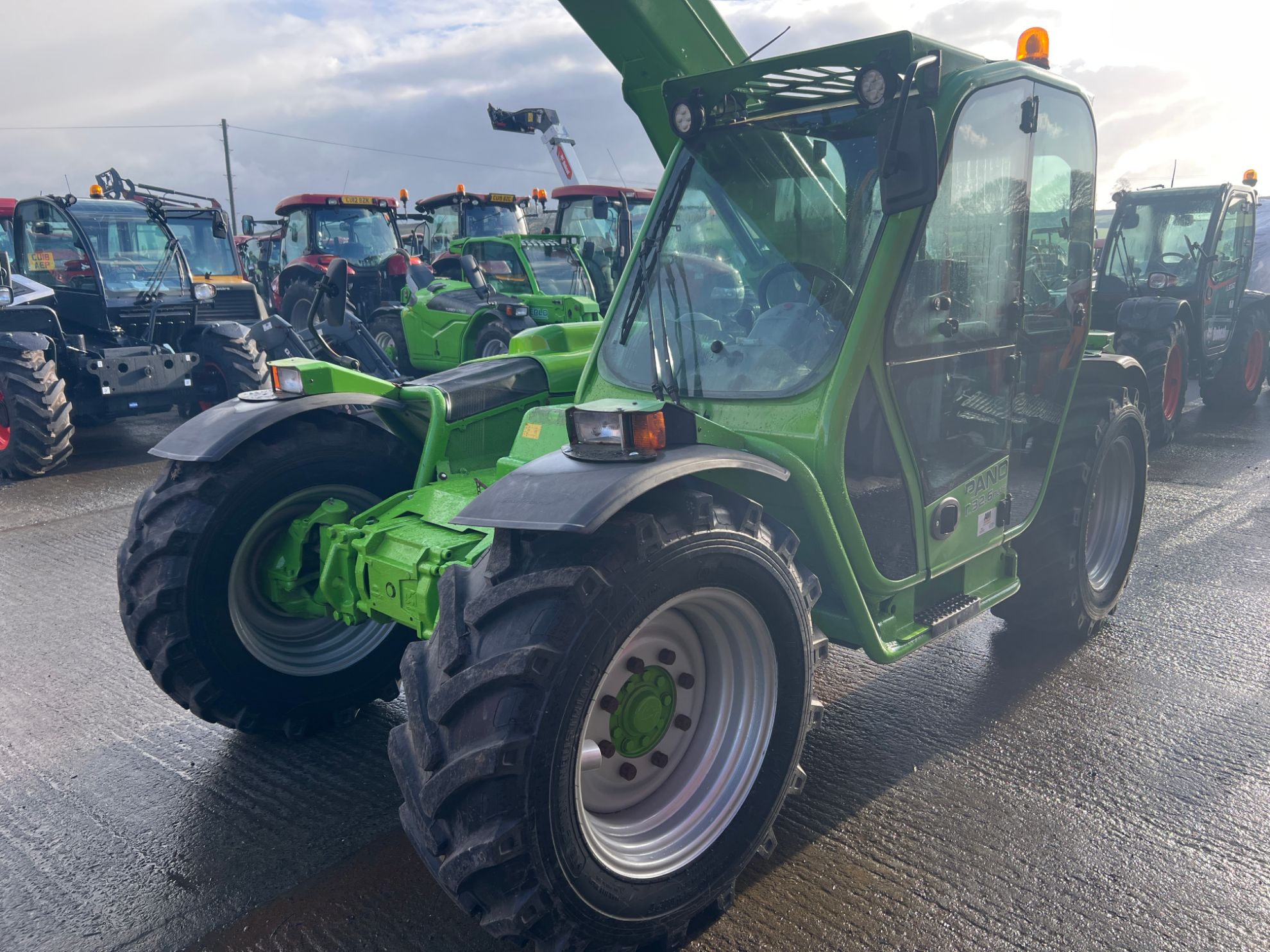 Merlo P32.6: New & Used Tractors Wales & UK | Excavators & Tankers