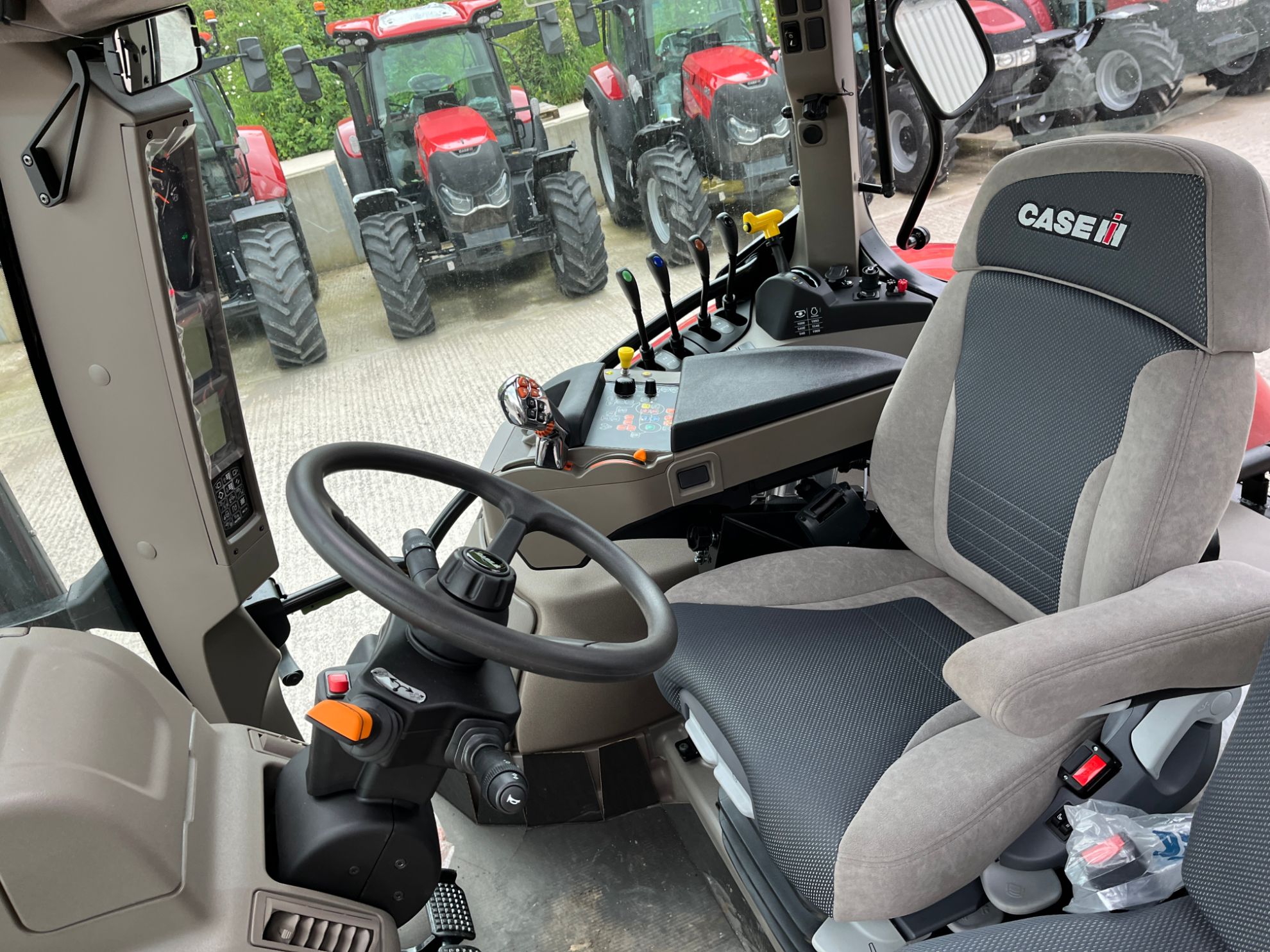 Case IH Maxxum 125 Multicontroller: New & Used Tractors Wales & UK ... Case IH Maxxum 125 Multicontroller: New & Used Tractors Wales & UK ...