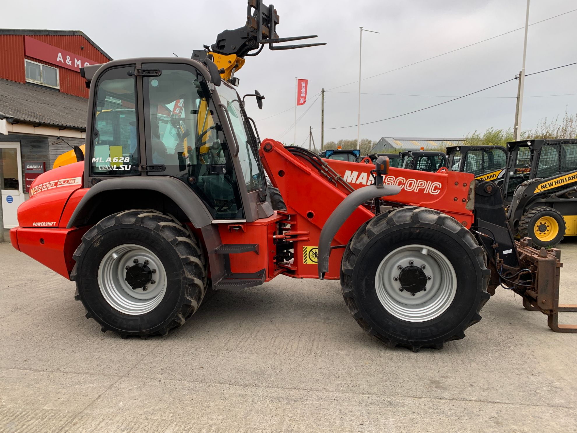 Manitou MLA 628 : New & Used Tractors Wales & UK | Excavators & Tankers
