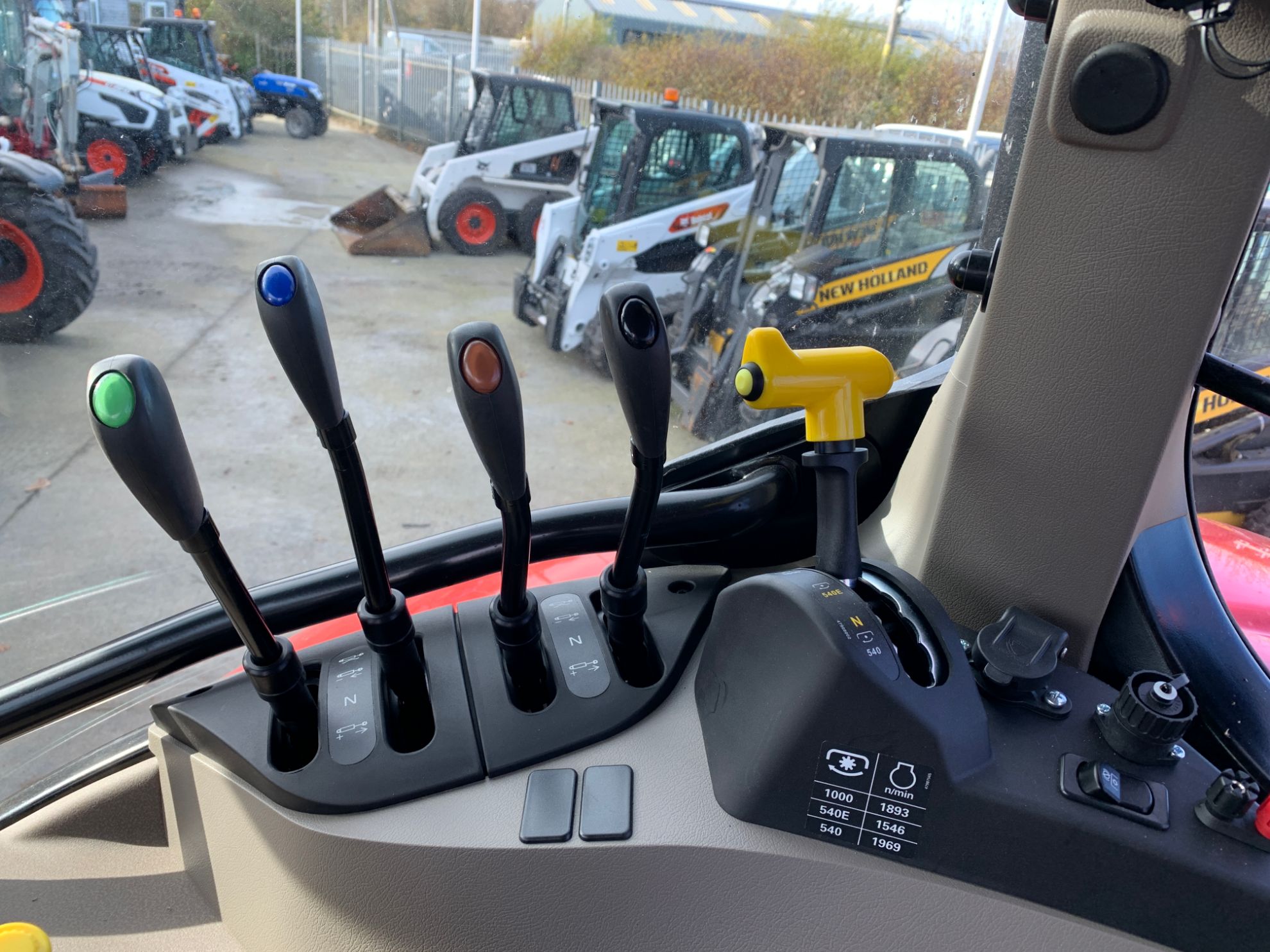 Case IH Maxxum 125 Multicontroller: New & Used Tractors Wales & UK ...