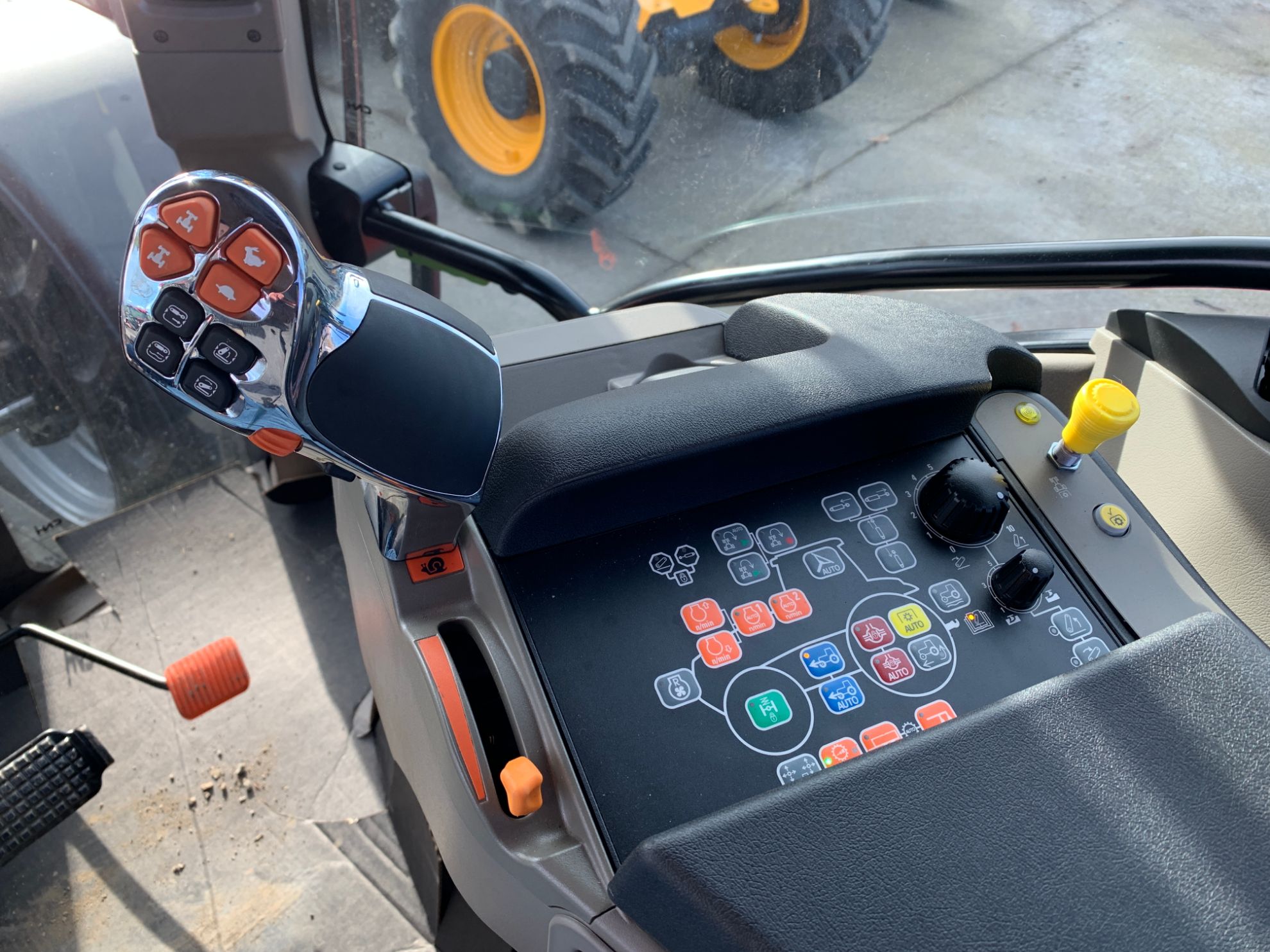 Case IH Maxxum 125 Multicontroller: New & Used Tractors Wales & UK ...