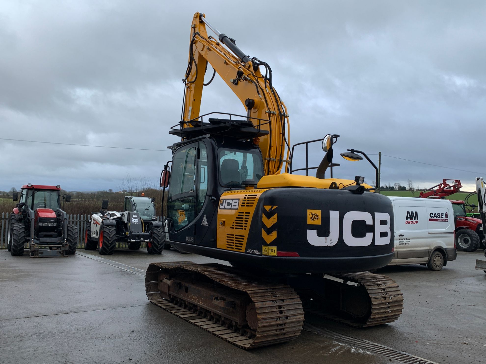 JCB JS130 LC: New & Used Tractors Wales & UK | Excavators & Tankers