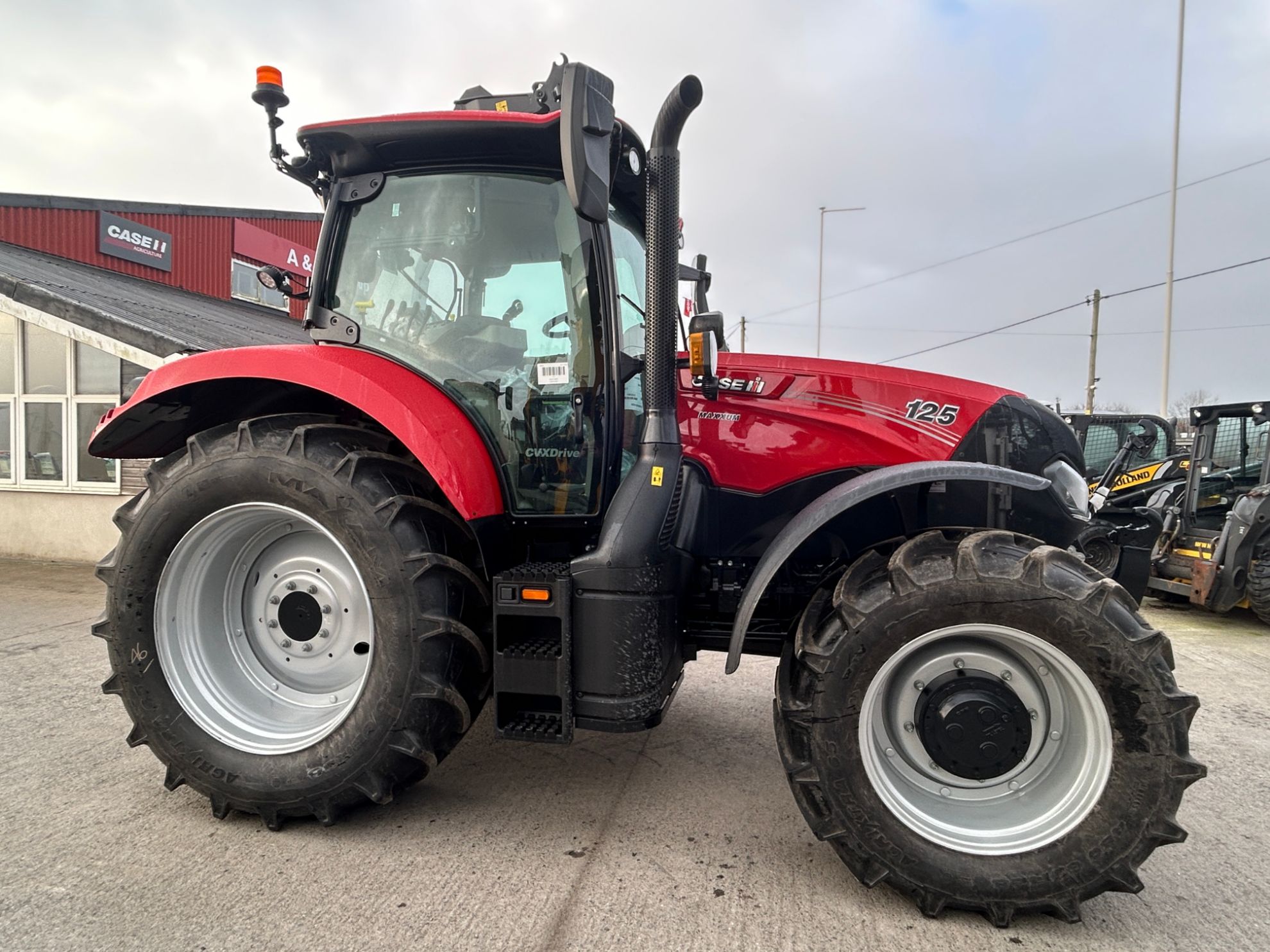 Case IH Maxxum 125 CVX: New & Used Tractors Wales & UK | Excavators ...