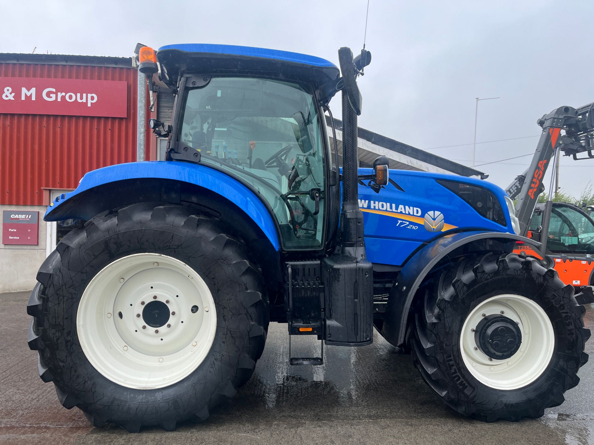 New Holland T7.210: New & Used Tractors Wales & UK | Excavators & Tankers