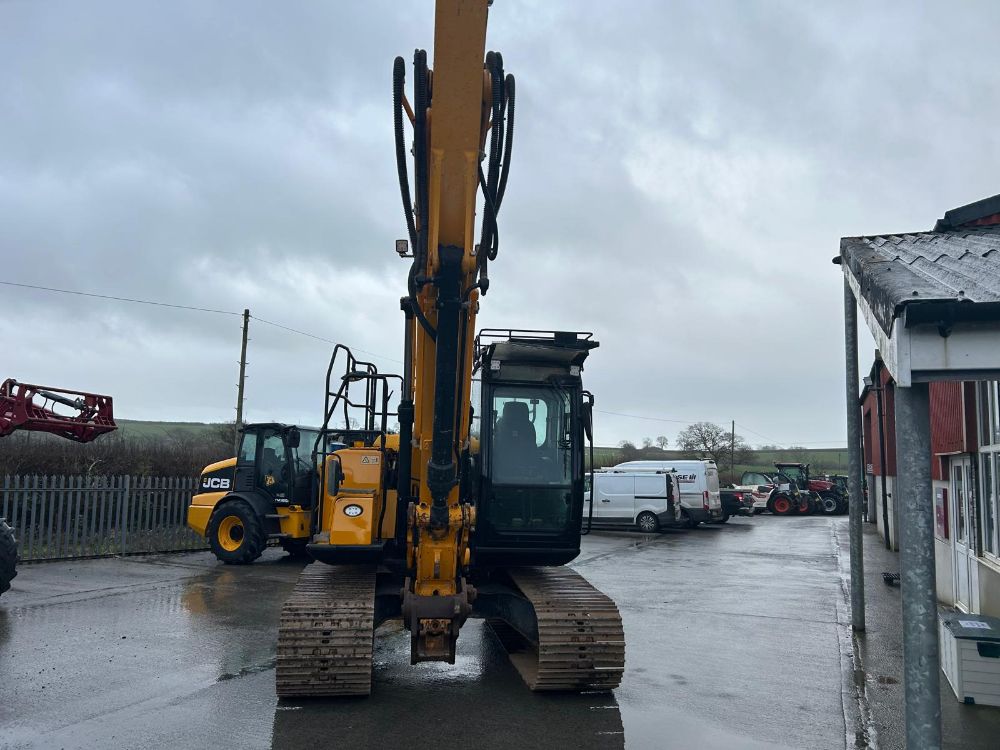 JCB JS130LC+: New & Used Tractors Wales & UK | Excavators & Tankers